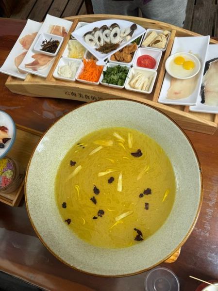 过桥米线图片大全_如何挑选正宗过桥米线-第2张图片-山城妙识