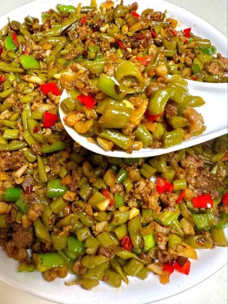 酸豆角炒肉怎么做好吃_酸豆角炒肉的家常做法-第1张图片-山城妙识
