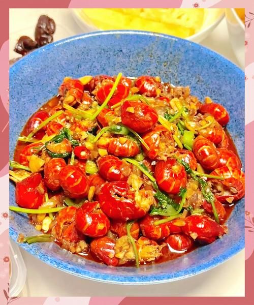 龙虾尾怎么炒才好吃_龙虾尾炒多久才入味-第1张图片-山城妙识