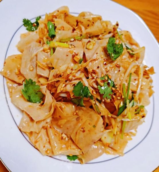 豆腐皮怎么凉拌好吃_豆腐皮凉拌的做法大全-第1张图片-山城妙识