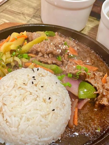 铁板牛肉饭怎么做_铁板牛肉饭热量高吗-第2张图片-山城妙识