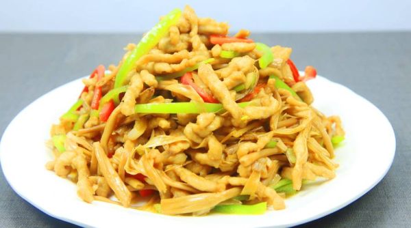 黄花菜炒肉丝怎么做_黄花菜炒肉丝需要焯水吗-第3张图片-山城妙识 黄花菜炒肉丝怎么做_黄花菜炒肉丝需要焯水吗-第3张图片-山城妙识