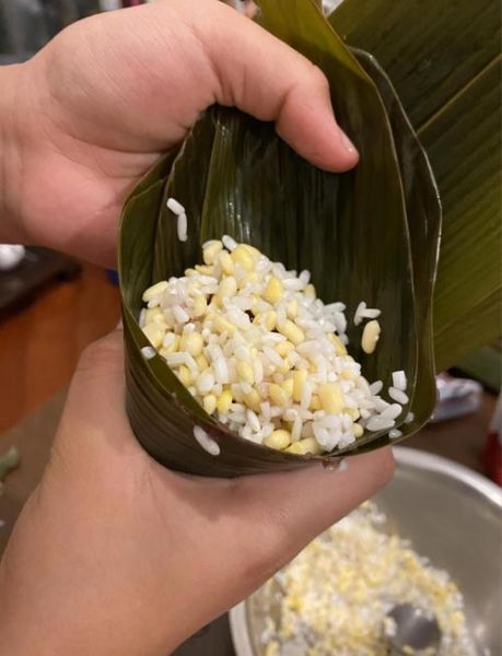 豆沙粽子怎么做好吃_豆沙粽子包法技巧-第1张图片-山城妙识
