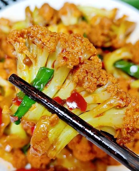 家常炒菜花怎么做_炒菜花需要焯水吗-第3张图片-山城妙识