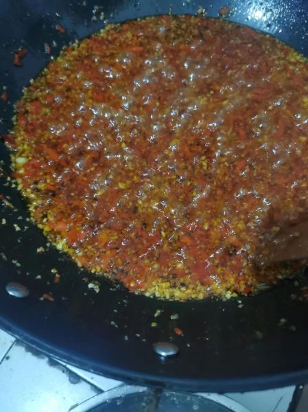 自制牛肉辣椒酱怎么做_牛肉辣椒酱保存多久-第1张图片-山城妙识