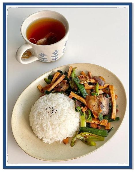 香干回锅肉饭怎么做_香干回锅肉饭热量高吗-第1张图片-山城妙识