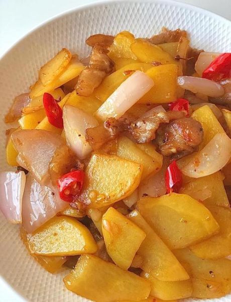 回锅肉炒土豆片怎么做_回锅肉炒土豆片先炒哪个-第3张图片-山城妙识