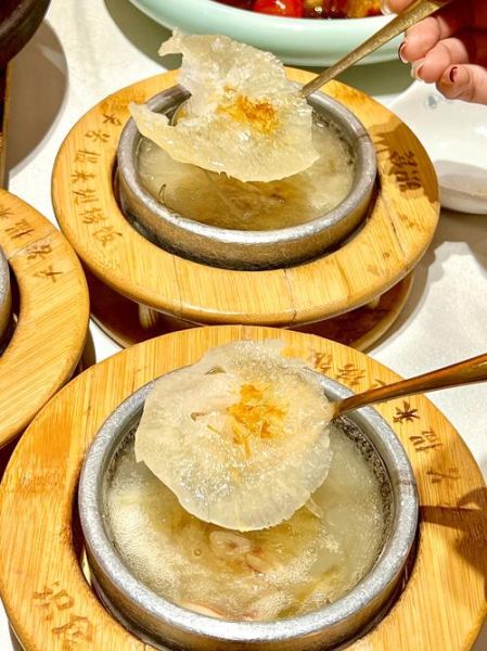 鱼翅捞饭怎么做_鱼翅捞饭家常做法-第1张图片-山城妙识