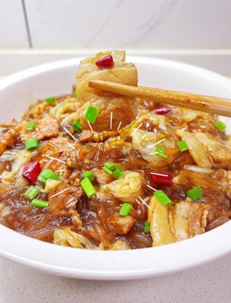青菜炖粉条怎么做_青菜炖粉条的家常做法-第1张图片-山城妙识