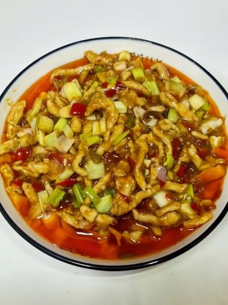 鱼香肉丝用什么肉_鱼香肉丝配菜有哪些-第2张图片-山城妙识