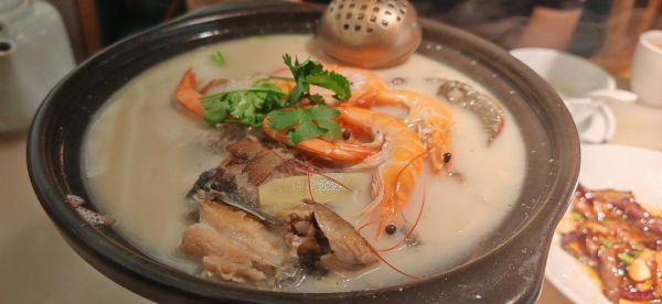 怎样炖鱼头_鱼头炖多久才入味-第3张图片-山城妙识