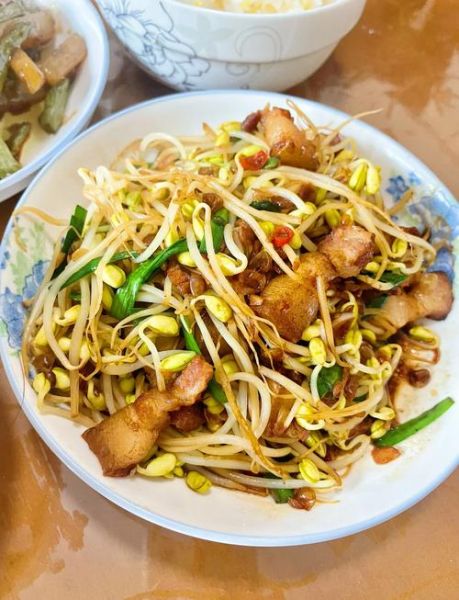 黄豆芽怎么做好吃又简单_家常黄豆芽炒肉做法-第1张图片-山城妙识