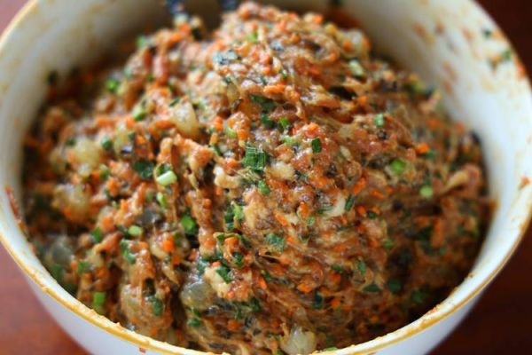 虾仁饺子馅怎么做才弹嫩_虾仁饺子馅的窍门有哪些-第3张图片-山城妙识