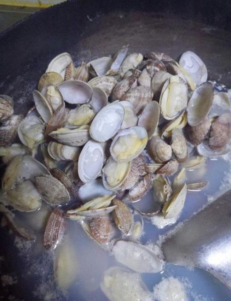 花蛤怎么炒好吃又简单_花蛤炒多久才开口-第2张图片-山城妙识