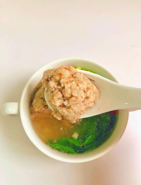 清炖狮子头怎么做_清炖狮子头用前腿还是后腿肉-第1张图片-山城妙识