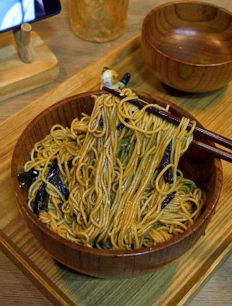 葱油面热量是多少_减肥能吃葱油面吗-第3张图片-山城妙识 葱油面热量是多少_减肥能吃葱油面吗-第3张图片-山城妙识