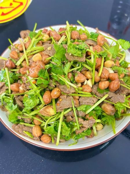 香菜和什么一起炒好吃_香菜炒牛肉怎么做-第3张图片-山城妙识 香菜和什么一起炒好吃_香菜炒牛肉怎么做-第3张图片-山城妙识