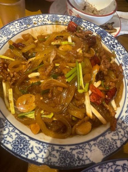 肉丝拉皮怎么做_肉丝拉皮需要焯水吗-第1张图片-山城妙识