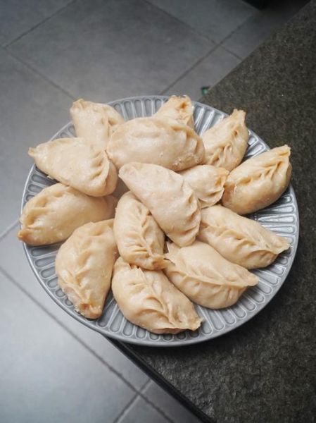 猪肉馅饺子怎么调馅好吃_猪肉馅饺子放什么菜最香-第3张图片-山城妙识