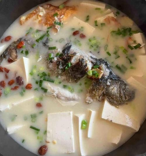 鲫鱼海带豆腐汤怎么做_鲫鱼汤去腥技巧-第3张图片-山城妙识 鲫鱼海带豆腐汤怎么做_鲫鱼汤去腥技巧-第3张图片-山城妙识