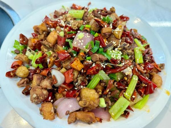 辣子鸡怎么烧才好吃_辣子鸡最正宗的做法-第1张图片-山城妙识 辣子鸡怎么烧才好吃_辣子鸡最正宗的做法-第1张图片-山城妙识