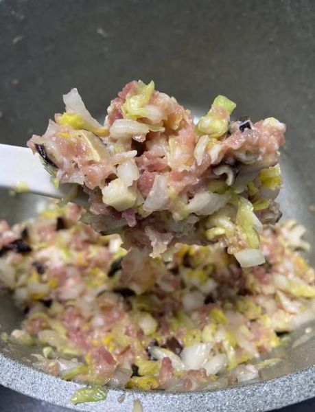 鲜香菇猪肉馅饺子怎么做_香菇猪肉饺子馅调法-第1张图片-山城妙识 鲜香菇猪肉馅饺子怎么做_香菇猪肉饺子馅调法-第1张图片-山城妙识