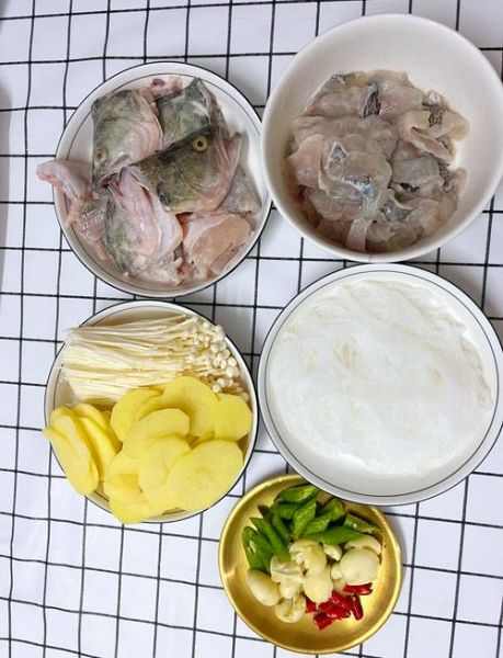 酸菜鱼怎么做才好吃_家庭版酸菜鱼详细步骤-第2张图片-山城妙识 酸菜鱼怎么做才好吃_家庭版酸菜鱼详细步骤-第2张图片-山城妙识