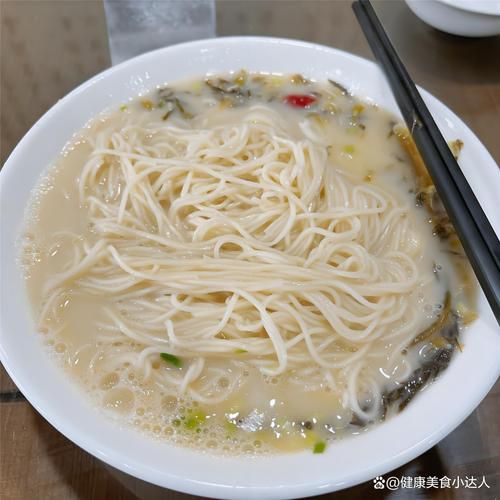 面条冷水煮还是热水煮_冷水下锅会糊吗-第1张图片-山城妙识 面条冷水煮还是热水煮_冷水下锅会糊吗-第1张图片-山城妙识