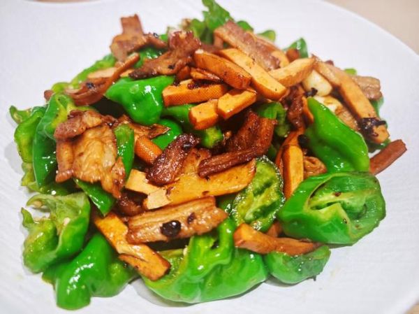 香干炒肉怎么炒好吃_湘菜香干炒肉正宗做法-第3张图片-山城妙识 香干炒肉怎么炒好吃_湘菜香干炒肉正宗做法-第3张图片-山城妙识