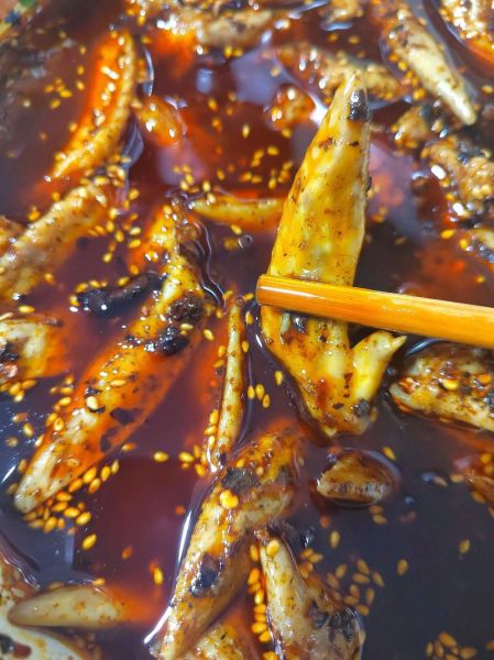 香辣炸鸡翅尖怎么做_鸡翅尖炸多久才酥脆-第3张图片-山城妙识