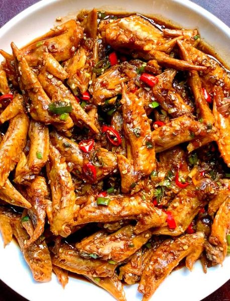 香辣炸鸡翅尖怎么做_鸡翅尖炸多久才酥脆-第1张图片-山城妙识