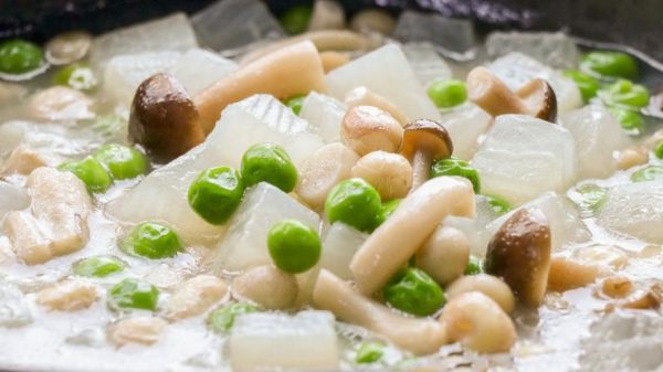 菌汤锅底的做法大全_如何熬出奶白浓汤-第3张图片-山城妙识
