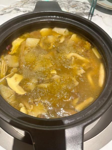 菌汤锅底的做法大全_如何熬出奶白浓汤-第2张图片-山城妙识