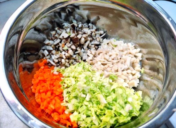 香菇馅素饺子馅有哪些_香菇素饺子馅怎么调好吃-第1张图片-山城妙识 香菇馅素饺子馅有哪些_香菇素饺子馅怎么调好吃-第1张图片-山城妙识