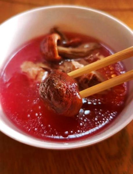 野生红菇怎么清洗_野生红菇炖汤做法-第1张图片-山城妙识 野生红菇怎么清洗_野生红菇炖汤做法-第1张图片-山城妙识
