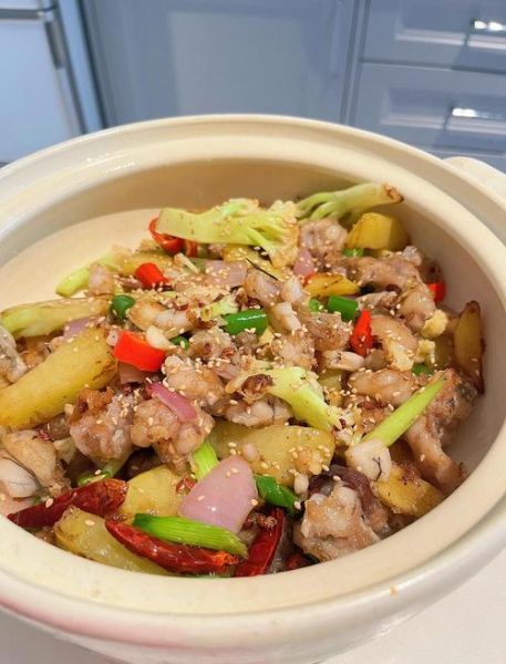 干锅田鸡怎么做好吃_干锅田鸡的做法步骤-第2张图片-山城妙识