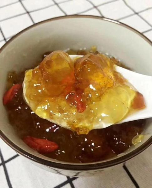 桃胶怎么煮好吃又营养_桃胶炖什么最滋补-第1张图片-山城妙识 桃胶怎么煮好吃又营养_桃胶炖什么最滋补-第1张图片-山城妙识