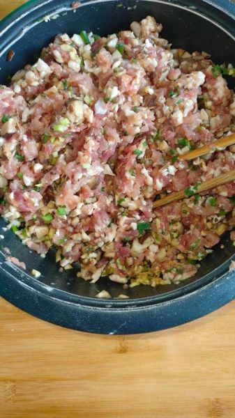 香菇羊肉馅饺子怎么做_香菇羊肉馅饺子怎么调馅-第1张图片-山城妙识 香菇羊肉馅饺子怎么做_香菇羊肉馅饺子怎么调馅-第1张图片-山城妙识