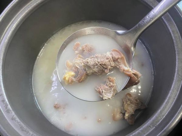 羊肉汤怎么熬白_羊汤如何熬白-第2张图片-山城妙识 羊肉汤怎么熬白_羊汤如何熬白-第2张图片-山城妙识