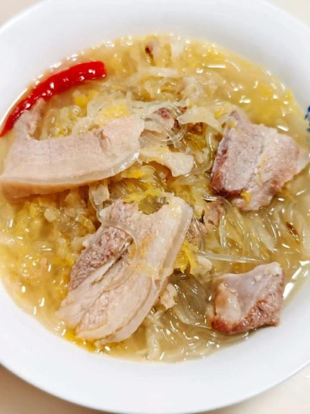 酸菜白肉炖粉条怎么做_酸菜白肉炖粉条正宗做法-第1张图片-山城妙识 酸菜白肉炖粉条怎么做_酸菜白肉炖粉条正宗做法-第1张图片-山城妙识