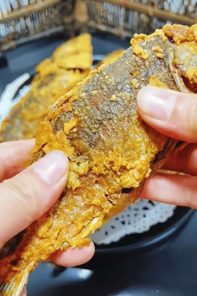 酥鲫鱼怎么做刺能吃_酥鲫鱼刺酥不扎人做法-第3张图片-山城妙识 酥鲫鱼怎么做刺能吃_酥鲫鱼刺酥不扎人做法-第3张图片-山城妙识