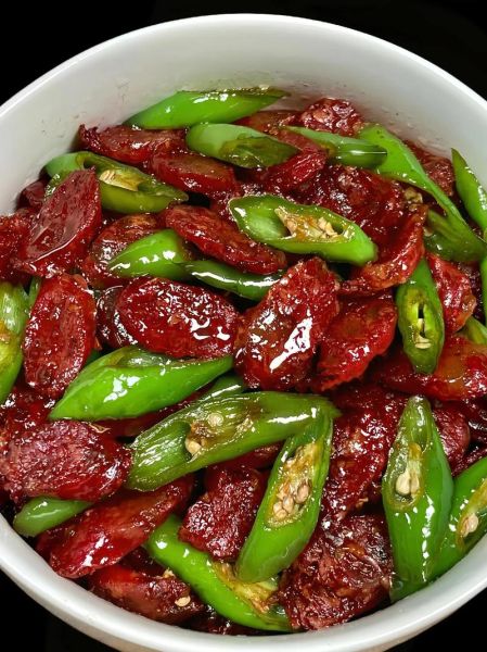 四川腊肠怎么做好吃_四川腊肠炒什么菜最香-第1张图片-山城妙识 四川腊肠怎么做好吃_四川腊肠炒什么菜最香-第1张图片-山城妙识