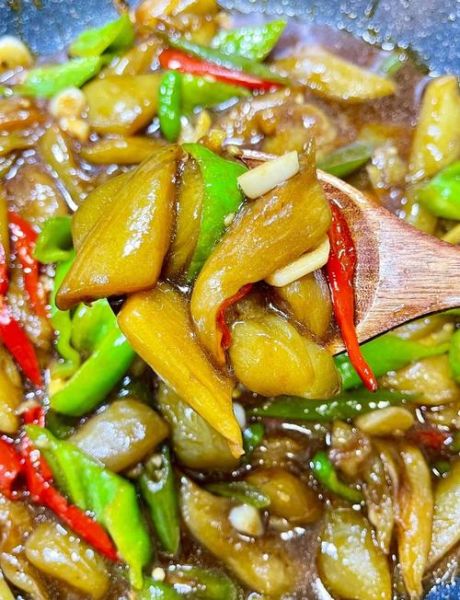 爆炒茄子丁怎么做_茄子丁先炸还是先炒-第1张图片-山城妙识 爆炒茄子丁怎么做_茄子丁先炸还是先炒-第1张图片-山城妙识