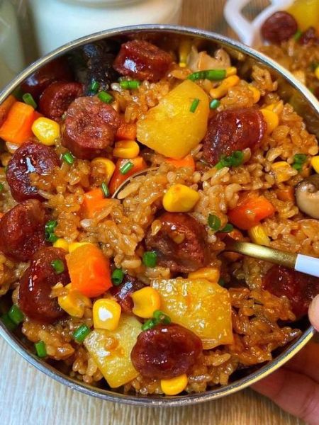 电饭煲香肠焖饭怎么做_香肠焖饭水米比例-第2张图片-山城妙识 电饭煲香肠焖饭怎么做_香肠焖饭水米比例-第2张图片-山城妙识
