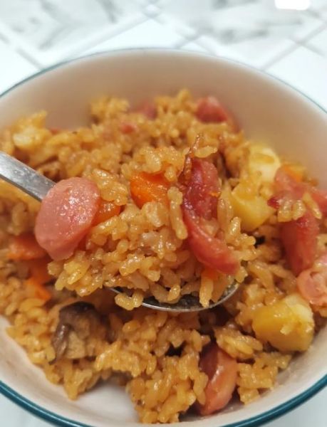 电饭煲香肠焖饭怎么做_香肠焖饭水米比例-第3张图片-山城妙识 电饭煲香肠焖饭怎么做_香肠焖饭水米比例-第3张图片-山城妙识