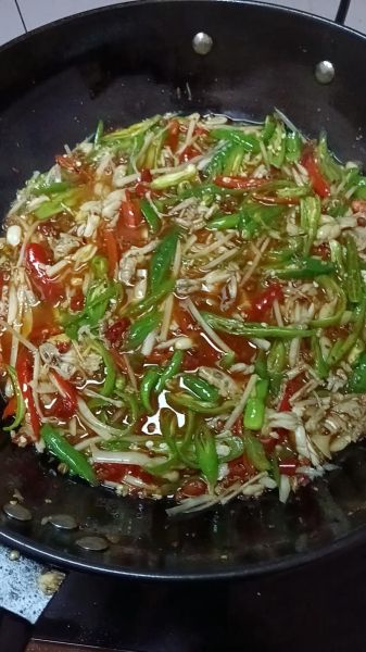 仔姜田鸡怎么做_仔姜田鸡最正宗的做法-第2张图片-山城妙识 仔姜田鸡怎么做_仔姜田鸡最正宗的做法-第2张图片-山城妙识