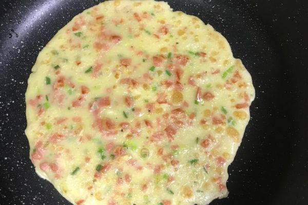 葱花煎蛋饼怎么做才蓬松_葱花煎蛋饼怎么做好吃-第2张图片-山城妙识 葱花煎蛋饼怎么做才蓬松_葱花煎蛋饼怎么做好吃-第2张图片-山城妙识