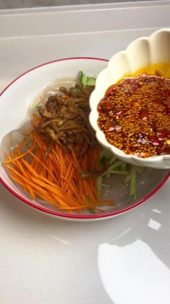 肉丝拉皮的家常做法_肉丝拉皮怎么做才好吃-第1张图片-山城妙识 肉丝拉皮的家常做法_肉丝拉皮怎么做才好吃-第1张图片-山城妙识