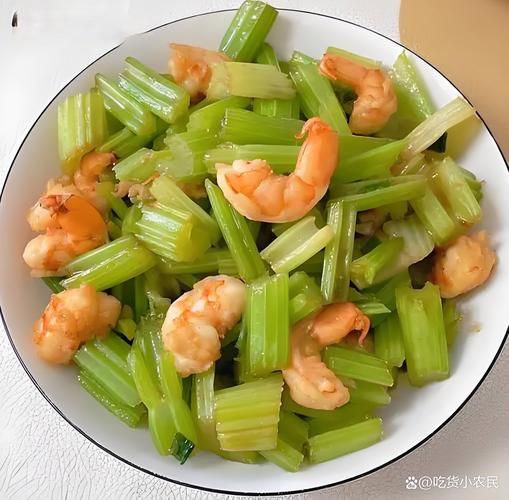 芹菜炒虾仁怎么炒才脆嫩_芹菜炒虾仁要不要焯水-第1张图片-山城妙识 芹菜炒虾仁怎么炒才脆嫩_芹菜炒虾仁要不要焯水-第1张图片-山城妙识