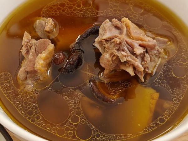 鸭肉和什么一起煲汤好_鸭肉煲汤最佳搭配-第3张图片-山城妙识